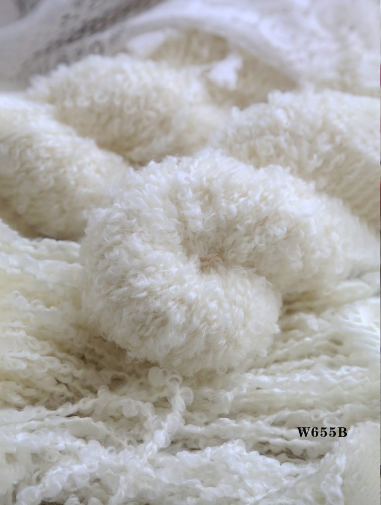 Aran Weight Looped Superwash Merino Yarn - China hand dyed yarn ...